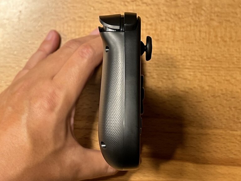 【Leadjoy M1 レビュー】スマホでゲームし放題！装着するだけで快適な操作性が手に入るiPhone専用モバイルゲームコントローラー ...